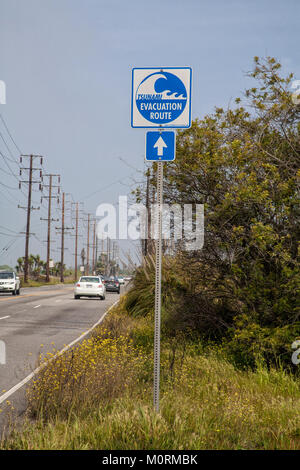 Tsunami evacuation route signs, Ballona Wetlands, Playa Del Rey, Los ...