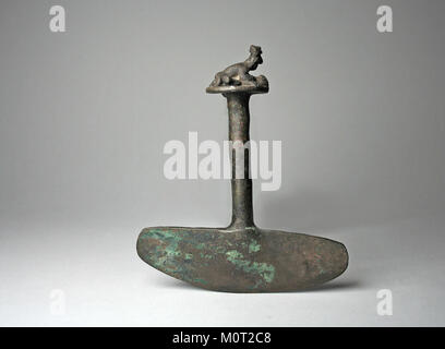 The Tumi is a ceremonial knife originating from pre-Columbian South ...