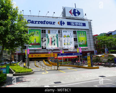 French,international,chain,supermarket,store,shop,Carrefour,in,Tianmu ...