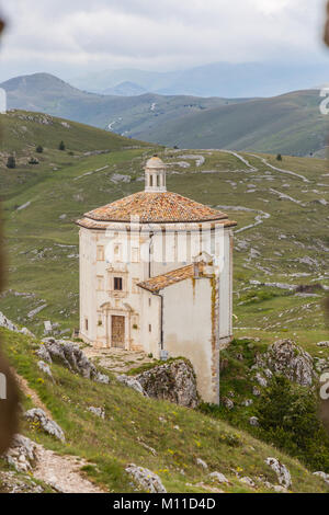 the beautiful castle of Rocca Calascio and where the film Ladyhawke was ...