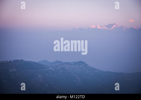 View of Mt Everest, Tiger Hill, Darjeerling Stock Photo - Alamy