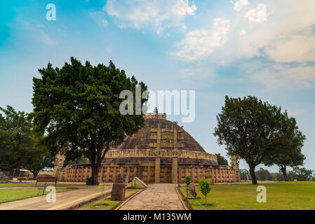Sanchi Stupa, Ancient buddhist building, religion mystery, carved stone ...