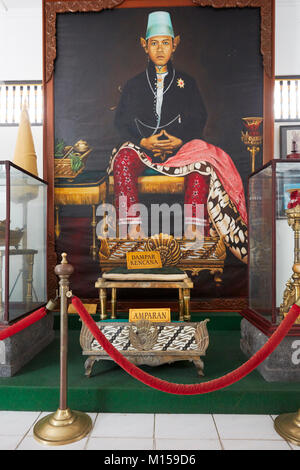 Sri Sultan Hamengku Buwono X portrait, Imperial Palace, Yogyakarta ...