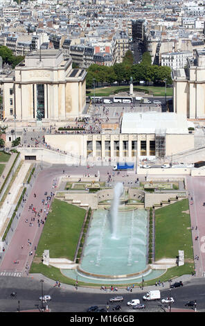 Palais de Chaillot is a building at the top of the Chaillot hill in the ...