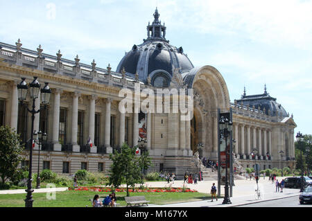 Main entrance of the Petit Palais, Paris, France Stock Photo - Alamy