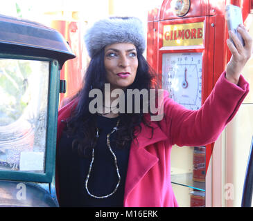 Alice Amter celebrates the holidays with some retail therapy at The ...