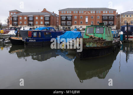 Narrowboats moored in Diglis Basin, Worcester, Worcestershire, England ...