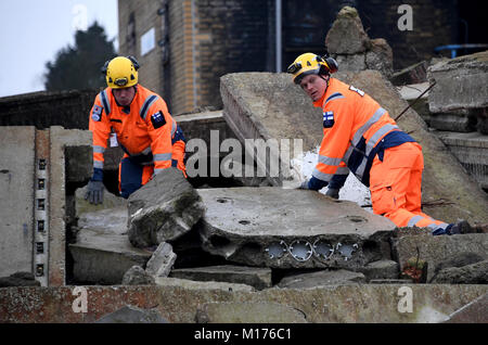 Tinglev, Denmark. 27th Jan, 2018. Finnish rescue forces rehearse ...