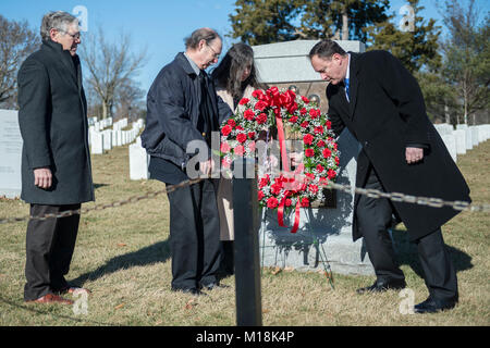 Amy Resnik (left), sister-in-law of the late space shuttle Challenger ...