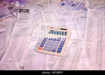 BRITISH SUPERMARKET / SHOP FOOD BILL SHOWING SHOPPING ITEMS RE RISING ...
