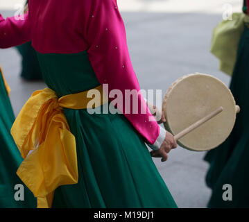 Sogo, traditional korean dance/music group Stock Photo - Alamy
