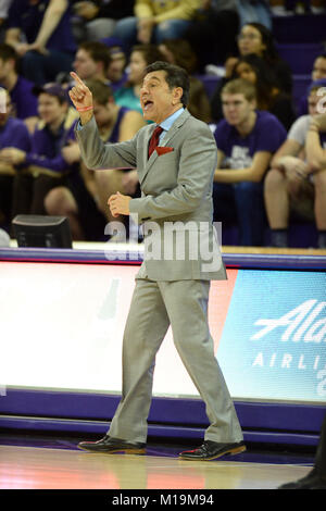 Seattle, WA, USA. 28th Jan, 2018. USC guard Sadie Edwardds (14) pulls ...