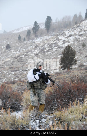 California Army National Guard 1-160th Infantry conducts a light patrol ...