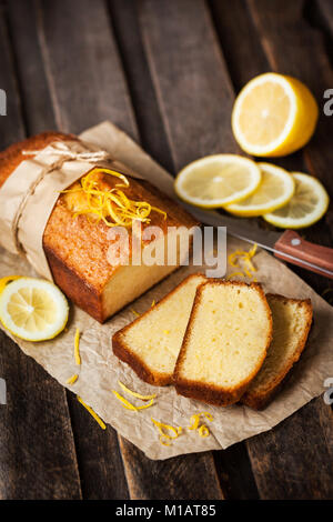Lemon pound cake Stock Photo - Alamy