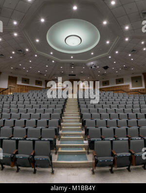 Lecture hall in the Noyes Laboratory of Chemistry building (built in ...