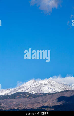 Tenerife, Canary Islands. 29th January 2018. Mount Teide covered in ...