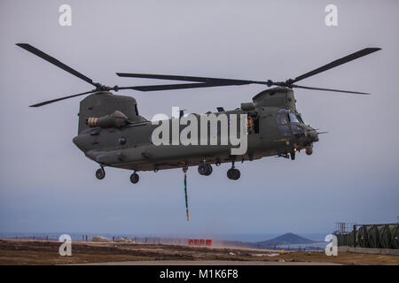 RAF Chinook in flight - Falklands Stock Photo - Alamy