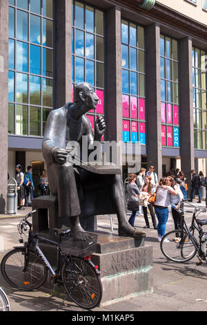 Germany, Cologne, Albertus-Magnus monument in front of the main ...