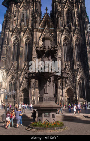 The Kreuzblume in front of Cologne Cathedral, a 1:1 model of the spires ...
