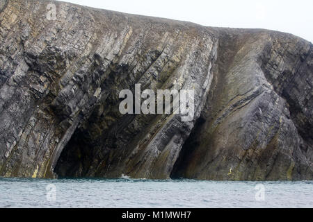 Inverted (vertical) geologic horizon Stock Photo - Alamy