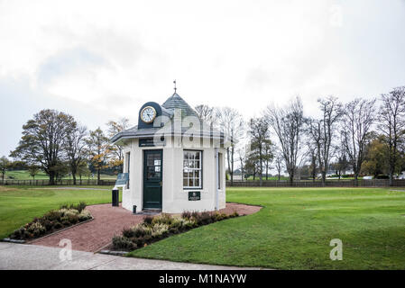 Starters hut at Gleneagles golf course Stock Photo - Alamy