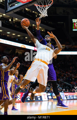 January 31, 2018: Derrick Walker #15 of the Tennessee Volunteers dunks ...