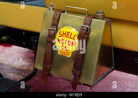 Shell vintage logo Stock Photo - Alamy