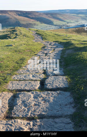 UK, Derbyshire, the pathway along the 'Great Ridge' from Mam Tor Stock ...