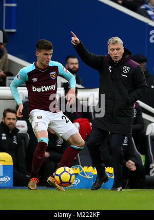 David Moyes of West Ham gestures during the UEFA Europa League match ...
