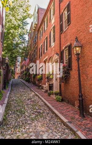 Historic Acorn Street on Beacon Hill in downtown Boston Massachusetts ...