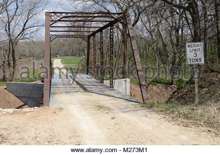 5 ton road sign limit Stock Photo: 62698798 - Alamy