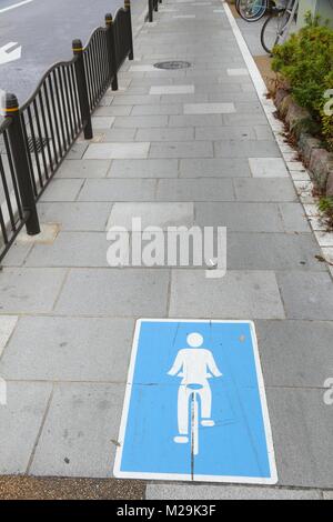 Bicycle path in Tokyo, Japan. Transportation infrastructure Stock Photo ...