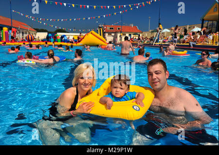 Stonehaven outdoor swimming pool Aberdeenshire Stock Photo - Alamy
