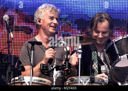 RUNRIG, 1973 gegründete schottische Folk-Rock-Band mit den Brüdern Rory ...