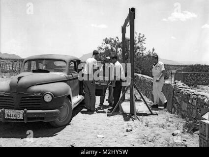 Trinity TNT Test, Manhattan Project Stock Photo - Alamy
