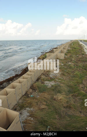 CAMERON, La. - Louisiana National Guardsmen construct a Hesco Stock ...