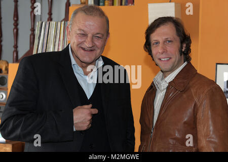 Der Schauspieler Leonard Lansink und seine Frau Maren kommen am ...
