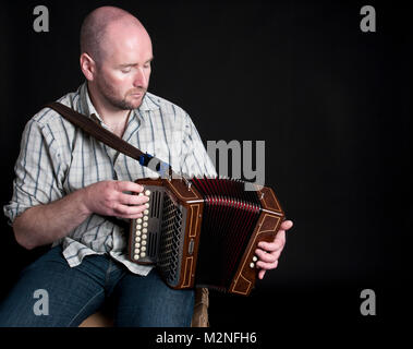 Derek Hickey Irish traditional musician and accordion player live on ...