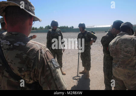 Combat engineers from 3rd platoon, 251st Engineer Company (Sapper) dig ...