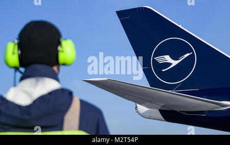 Hamburg, Germany. 08th Feb, 2018. A Lufthansa Boeing 747-8 featuring ...