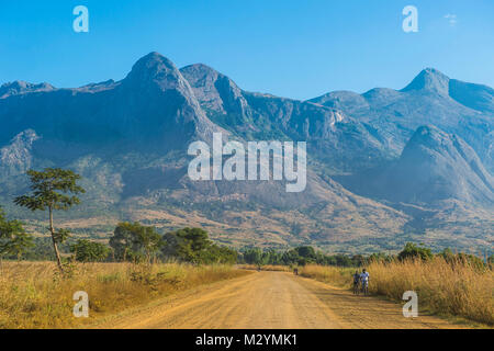 Road leading to the granite peaks of Mount Mulanje, Malawi, Africa ...