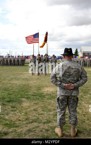 Lt. Col. David Thomas and Command Sgt. Maj. John Reinburg, Battalion ...