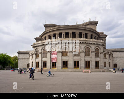 Yerevan Opera Theatre, Freedom Square, Yerevan, Armenia Stock Photo - Alamy