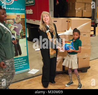 District of Columbia National Guardsman Army 2nd Lt. Jesse Searls ...