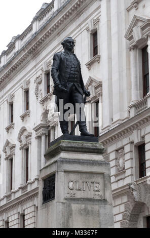 Bronze statue of Robert Clive, 1st Baron Clive, between Foreign Office ...