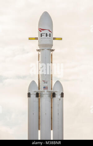 SpaceX's Falcon Heavy Demo mission successfully launched from Kennedy ...