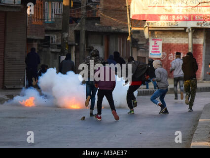 Srinagar, India. 09th Feb, 2018. Clashes erupted in Downtown area of ...