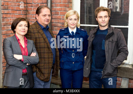 Jürgen Tarrach und Li Hagmann beim Fototermin am Filmset zu den ...