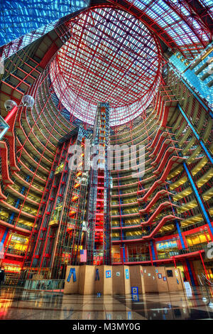 Interior atrium of the James R. Thompson Center - State of Illinois ...