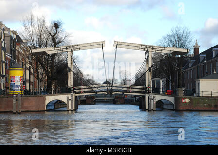 Walter Suskindbrug bridge over Nieuwe Herengracht canal, Amsterdam ...